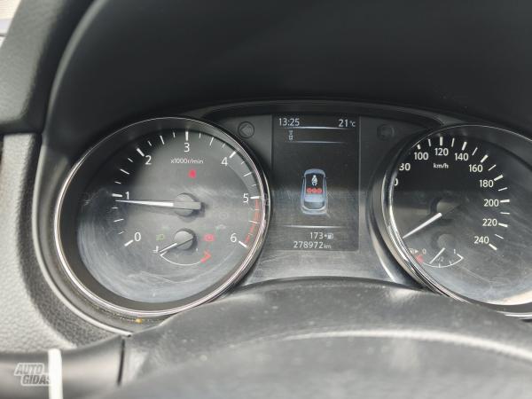 Nissan Qashqai 2015 Kauņa vietnē Sarkans Nissan Qashqai 2015 Kauņa, ar dzinēja tilpumu 1.50 L un nobraukumu 279 tūkst. km par 7500 €, foto 10 vietnē AUTOMOTO.COM.LV