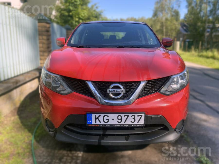 Red Nissan Qashqai 2016 in Riga, with an engine capacity of 1.20 L and mileage of 166 thousand km for 6900 €, photo 3 on AUTOMOTO.COM.LV