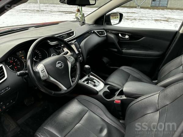 Red Nissan Qashqai 2016 in Riga, with an engine capacity of 1.20 L and mileage of 74 thousand km for 12000 €, photo 6 on AUTOMOTO.COM.LV