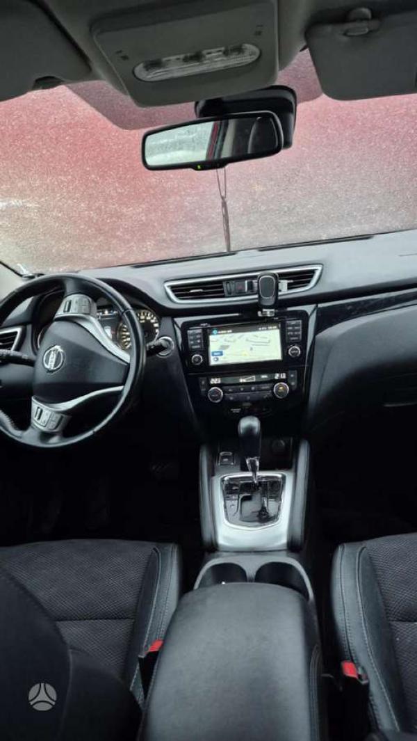 Sarkans Nissan Qashqai 2016 Kauņa, ar dzinēja tilpumu 1.20 L un nobraukumu 145 tūkst. km par 4500 €, foto 9 vietnē AUTOMOTO.COM.LV