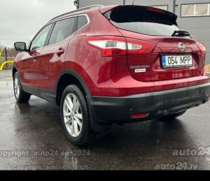 Red Nissan Qashqai 2016 in Tartu, with an engine capacity of 1.20 L and mileage of 143 thousand km for 8500 €, photo 3 on AUTOMOTO.COM.LV