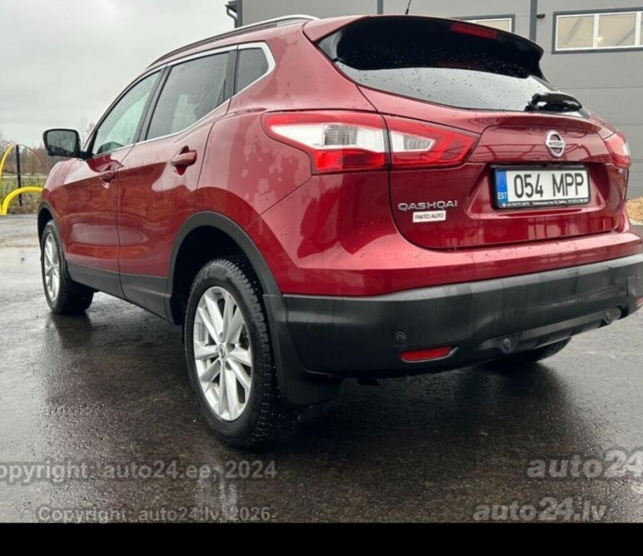 Red Nissan Qashqai 2016 in Tartu, with an engine capacity of 1.20 L and mileage of 143 thousand km for 8500 €, photo 3 on AUTOMOTO.COM.LV