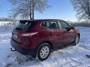 Red Nissan Qashqai 2016 in Birzai, with an engine capacity of 1.20 L and mileage of 187 thousand km for 7150 €, photo 4 on AUTOMOTO.COM.LV