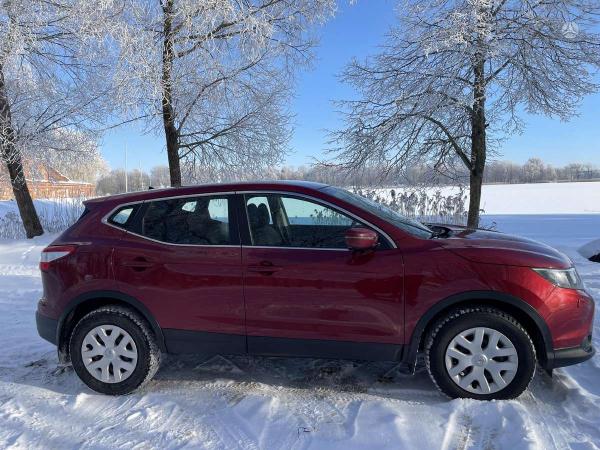 Red Nissan Qashqai 2016 in Birzai, with an engine capacity of 1.20 L and mileage of 187 thousand km for 7150 €, photo 8 on AUTOMOTO.COM.LV
