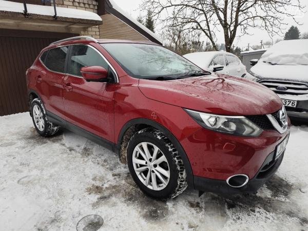 Red Nissan Qashqai 2016 in Telschi, with an engine capacity of 1.20 L and mileage of 145 thousand km for 6500 €, photo 1 on AUTOMOTO.COM.LV
