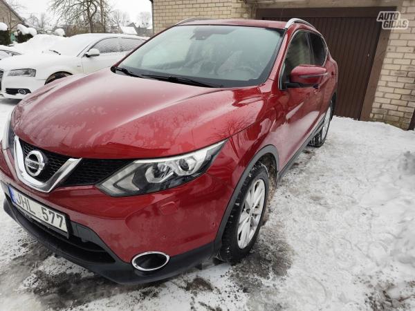 Red Nissan Qashqai 2016 in Telschi, with an engine capacity of 1.20 L and mileage of 145 thousand km for 6500 €, photo 9 on AUTOMOTO.COM.LV