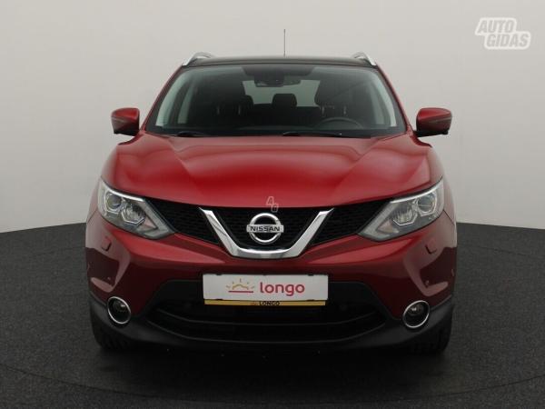 Red Nissan Qashqai 2016 in Vilnius, with an engine capacity of 1.20 L and mileage of 104 thousand km for 11899 €, photo 3 on AUTOMOTO.COM.LV