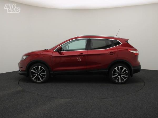 Red Nissan Qashqai 2016 in Vilnius, with an engine capacity of 1.20 L and mileage of 104 thousand km for 11899 €, photo 6 on AUTOMOTO.COM.LV