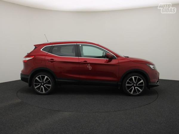 Red Nissan Qashqai 2016 in Vilnius, with an engine capacity of 1.20 L and mileage of 104 thousand km for 11899 €, photo 9 on AUTOMOTO.COM.LV