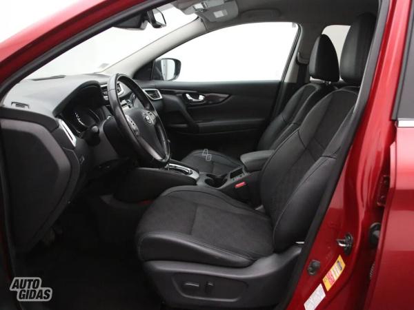 Red Nissan Qashqai 2016 in Vilnius, with an engine capacity of 1.20 L and mileage of 115 thousand km for 12299 €, photo 4 on AUTOMOTO.COM.LV