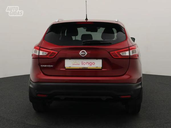 Red Nissan Qashqai 2016 in Vilnius, with an engine capacity of 1.20 L and mileage of 115 thousand km for 12299 €, photo 5 on AUTOMOTO.COM.LV