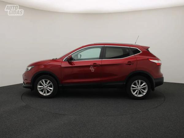 Red Nissan Qashqai 2016 in Vilnius, with an engine capacity of 1.20 L and mileage of 115 thousand km for 12299 €, photo 6 on AUTOMOTO.COM.LV