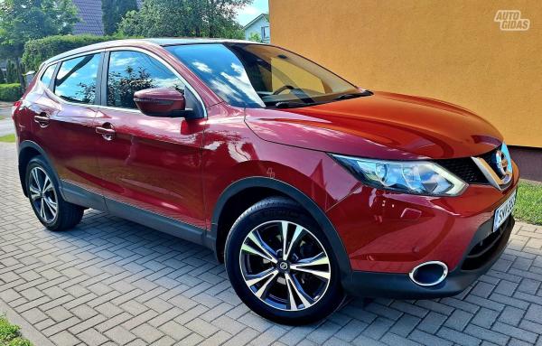 Red Nissan Qashqai 2016 in Radviliskis, with an engine capacity of 1.20 L and mileage of 161 thousand km for 7750 €, photo 3 on AUTOMOTO.COM.LV