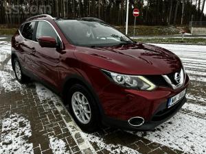 Red Nissan Qashqai 2016 in Riga, with an engine capacity of 1.20 L and mileage of 74 thousand km for 9500 €, photo 3 on AUTOMOTO.COM.LV