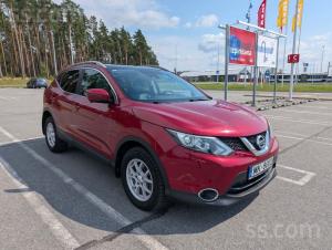 Красный Ниссан Кашкай 2016 в Рига, объемом двигателя 1.20 л и пробегом 75 тыс. км за 9200 €, фото 1 на AUTOMOTO.COM.LV
