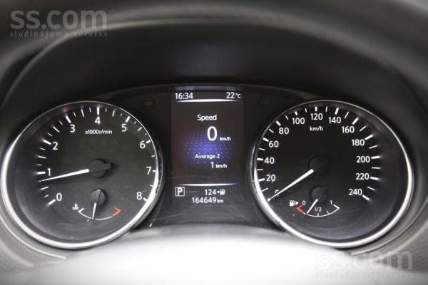 Red Nissan Qashqai 2016 in Riga, with an engine capacity of 1.20 L and mileage of 165 thousand km for 7195 €, photo 7 on AUTOMOTO.COM.LV