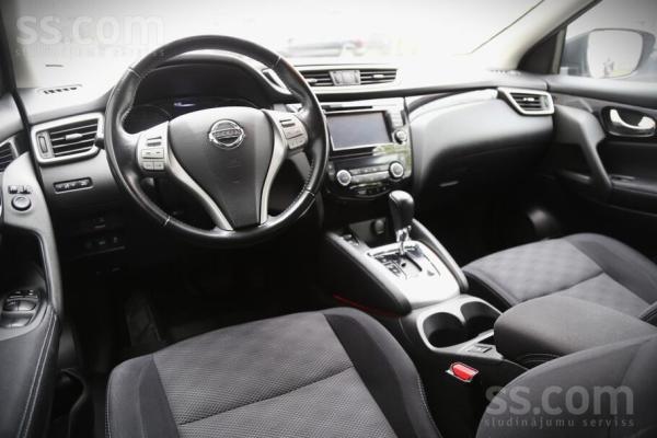 Red Nissan Qashqai 2016 in Riga, with an engine capacity of 1.20 L and mileage of 165 thousand km for 7195 €, photo 8 on AUTOMOTO.COM.LV