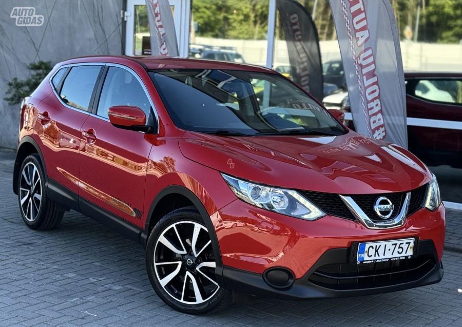 Red Nissan Qashqai 2016 in Radviliskis, with an engine capacity of 1.20 L and mileage of 131 thousand km for 8200 €, photo 3 on AUTOMOTO.COM.LV