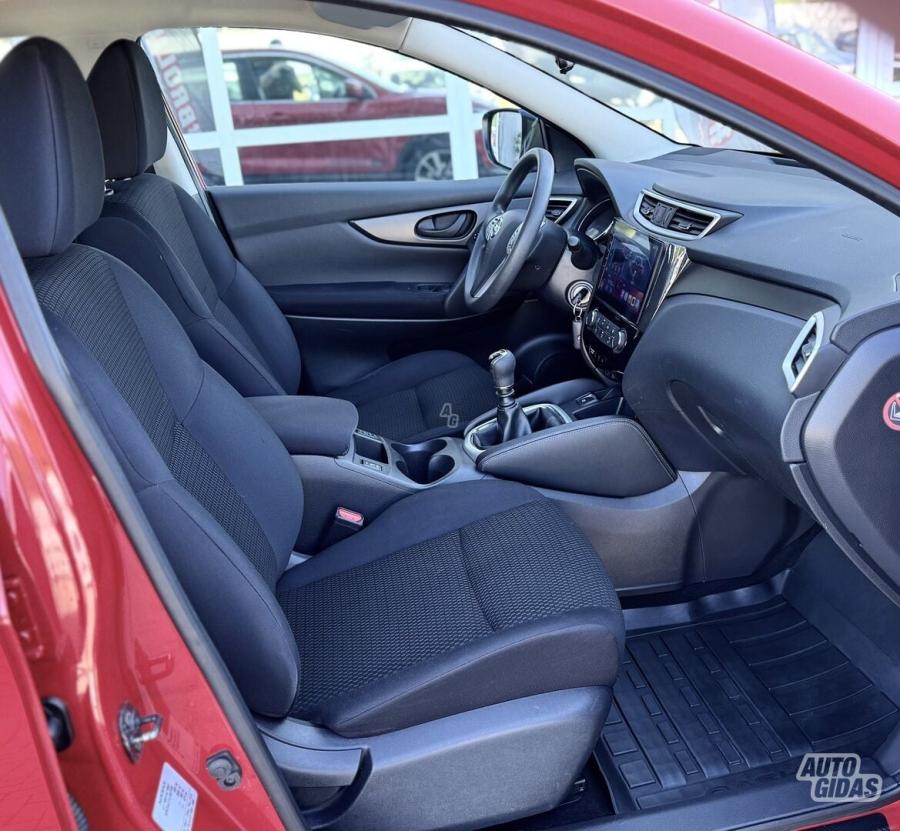 Red Nissan Qashqai 2016 in Radviliskis, with an engine capacity of 1.20 L and mileage of 131 thousand km for 8200 €, photo 20 on AUTOMOTO.COM.LV