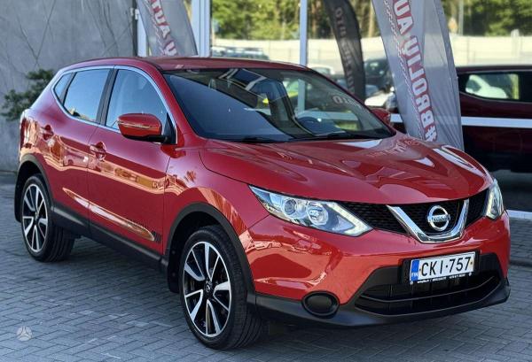 Red Nissan Qashqai 2016 in Radviliskis, with an engine capacity of 1.20 L and mileage of 131 thousand km for 8200 €, photo 6 on AUTOMOTO.COM.LV