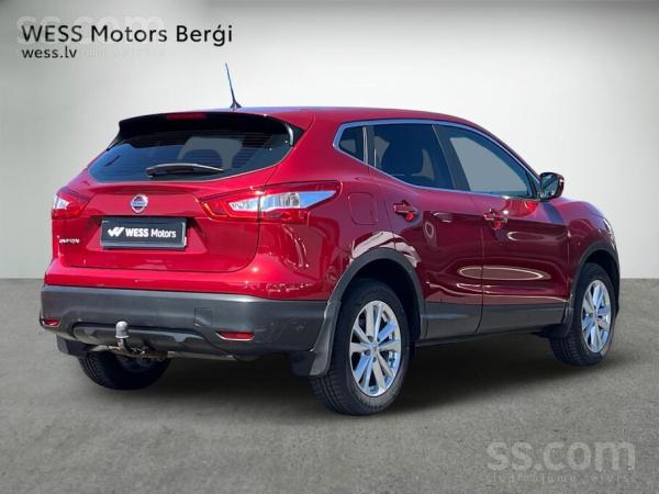 Red Nissan Qashqai 2016 in Riga, with an engine capacity of 1.20 L and mileage of 145 thousand km for 8490 €, photo 2 on AUTOMOTO.COM.LV