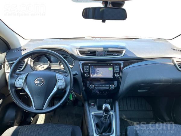Red Nissan Qashqai 2016 in Riga, with an engine capacity of 1.20 L and mileage of 145 thousand km for 8490 €, photo 8 on AUTOMOTO.COM.LV