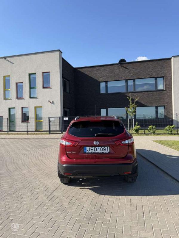 Sarkans Nissan Qashqai 2016 Kauņa, ar dzinēja tilpumu 1.20 L un nobraukumu 140 tūkst. km par 9400 €, foto 9 vietnē AUTOMOTO.COM.LV