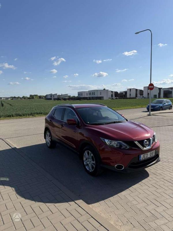 Sarkans Nissan Qashqai 2016 Kauņa, ar dzinēja tilpumu 1.20 L un nobraukumu 140 tūkst. km par 9400 €, foto 10 vietnē AUTOMOTO.COM.LV