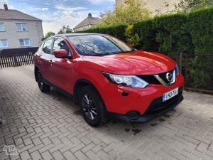 Red Nissan Qashqai 2016 in Telschi, with an engine capacity of 1.20 L and mileage of 107 thousand km for 6500 €, photo 3 on AUTOMOTO.COM.LV