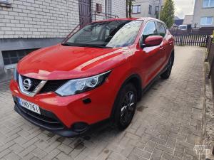 Red Nissan Qashqai 2016 in Telschi, with an engine capacity of 1.20 L and mileage of 107 thousand km for 6500 €, photo 4 on AUTOMOTO.COM.LV