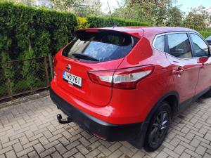 Red Nissan Qashqai 2016 in Telschi, with an engine capacity of 1.20 L and mileage of 107 thousand km for 6500 €, photo 5 on AUTOMOTO.COM.LV