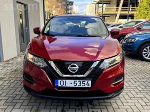 Red Nissan Qashqai 2017 in Riga, with an engine capacity of 1.20 L and mileage of 96 thousand km for 10000 €, photo 6 on AUTOMOTO.COM.LV