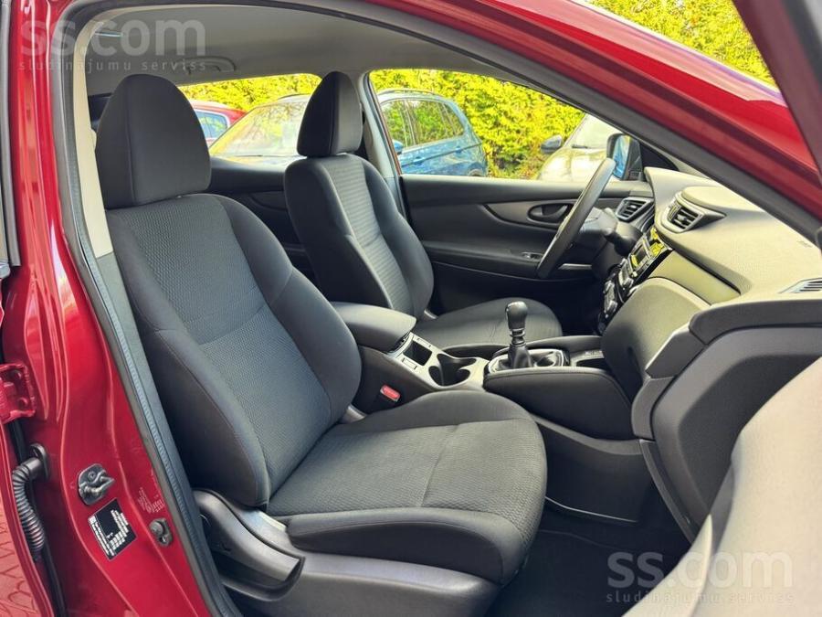Red Nissan Qashqai 2017 in Riga, with an engine capacity of 1.20 L and mileage of 96 thousand km for 10000 €, photo 8 on AUTOMOTO.COM.LV