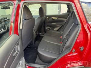 Red Nissan Qashqai 2017 in Riga, with an engine capacity of 1.20 L and mileage of 96 thousand km for 10000 €, photo 15 on AUTOMOTO.COM.LV