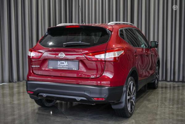 Red Nissan Qashqai 2017 in Marijampole, with an engine capacity of 1.46 L and mileage of 217 thousand km for 9950 €, photo 11 on AUTOMOTO.COM.LV