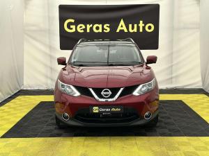 Red Nissan Qashqai 2017 in Vilnius, with an engine capacity of 1.20 L and mileage of 202 thousand km for 9490 €, photo 3 on AUTOMOTO.COM.LV