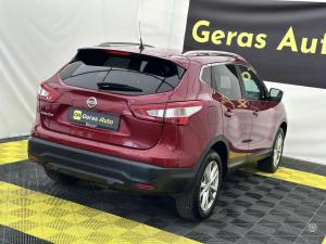 Red Nissan Qashqai 2017 in Vilnius, with an engine capacity of 1.20 L and mileage of 202 thousand km for 9490 €, photo 7 on AUTOMOTO.COM.LV