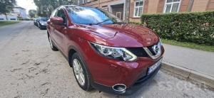 Red Nissan Qashqai 2017 in Riga, with an engine capacity of 1.20 L and mileage of 145 thousand km for 7400 €, photo 5 on AUTOMOTO.COM.LV