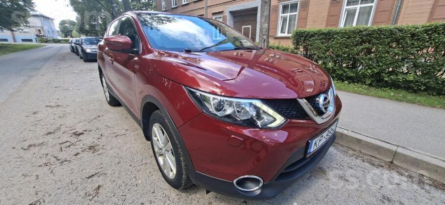Red Nissan Qashqai 2017 in Riga, with an engine capacity of 1.20 L and mileage of 145 thousand km for 7400 €, photo 5 on AUTOMOTO.COM.LV