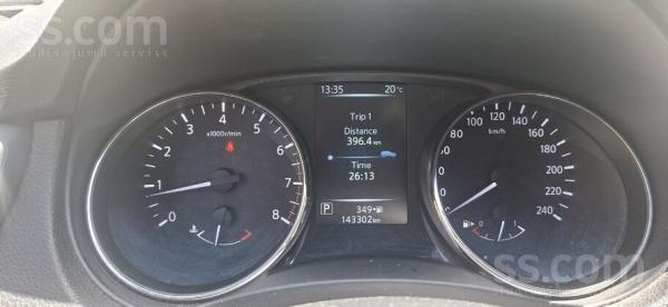 Red Nissan Qashqai 2017 in Riga, with an engine capacity of 1.20 L and mileage of 145 thousand km for 7400 €, photo 9 on AUTOMOTO.COM.LV