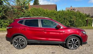 Red Nissan Qashqai 2017 in Preili, with an engine capacity of 1.20 L and mileage of 103 thousand km for 9800 €, photo  on AUTOMOTO.COM.LV