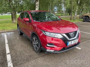 Red Nissan Qashqai 2017 in Riga, with an engine capacity of 1.20 L and mileage of 108 thousand km for 9890 €, photo 4 on AUTOMOTO.COM.LV