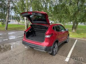 Red Nissan Qashqai 2017 in Riga, with an engine capacity of 1.20 L and mileage of 108 thousand km for 9890 €, photo 14 on AUTOMOTO.COM.LV