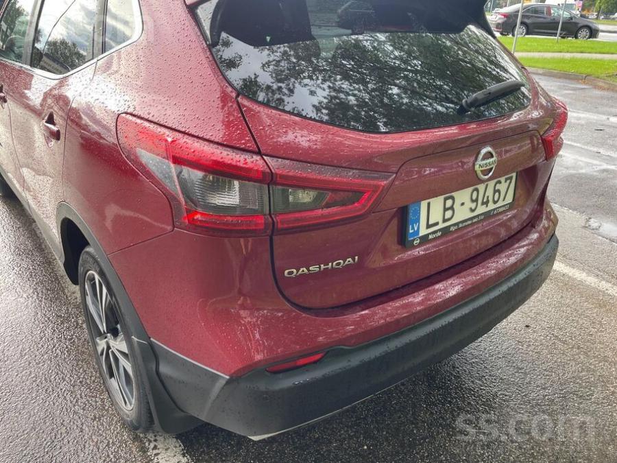 Red Nissan Qashqai 2017 in Riga, with an engine capacity of 1.20 L and mileage of 108 thousand km for 9890 €, photo 15 on AUTOMOTO.COM.LV