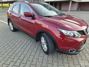 Sarkans Nissan Qashqai 2017 Viļņa, ar dzinēja tilpumu 1.20 L un nobraukumu 78 tūkst. km par 10490 €, foto  vietnē AUTOMOTO.COM.LV