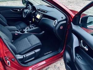 Red Nissan Qashqai 2017 in Telschi, with an engine capacity of 1.20 L and mileage of 125 thousand km for 7654 €, photo 5 on AUTOMOTO.COM.LV