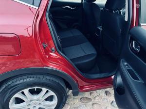 Red Nissan Qashqai 2017 in Telschi, with an engine capacity of 1.20 L and mileage of 125 thousand km for 7654 €, photo 8 on AUTOMOTO.COM.LV
