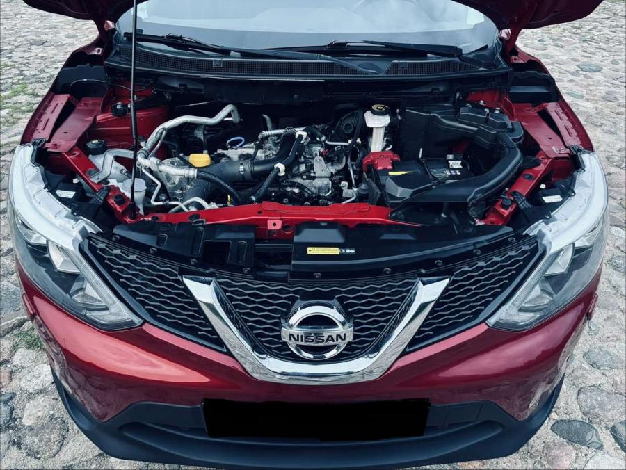 Red Nissan Qashqai 2017 in Telschi, with an engine capacity of 1.20 L and mileage of 125 thousand km for 7654 €, photo 9 on AUTOMOTO.COM.LV