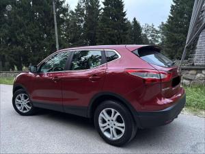 Red Nissan Qashqai 2017 in Telschi, with an engine capacity of 1.20 L and mileage of 125 thousand km for 7654 €, photo 12 on AUTOMOTO.COM.LV