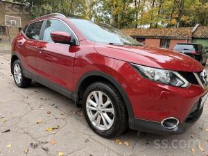 Красный Ниссан Кашкай 2017 в Рига, объемом двигателя 1.60 л и пробегом 73 тыс. км за 12800 €, фото 3 на AUTOMOTO.COM.LV